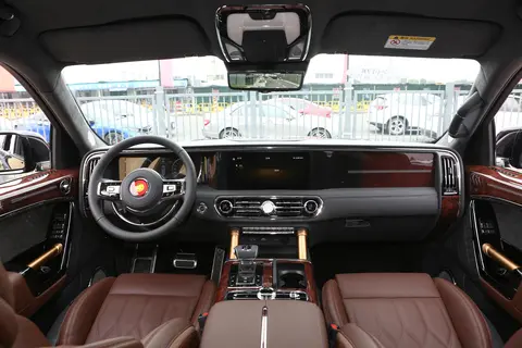 红旗LS7| 超大SUV 搭载4.0T V8发动机+8AT变速箱+适时四驱系统_懂车帝