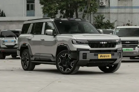 新车 | 纯电续航100公里/定位插混大型SUV，猛士M817最新消息_懂车帝