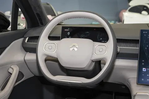 蔚来ES8：24款产品力升级，标配8295芯片+大6座布局，值得选吗?_懂车帝