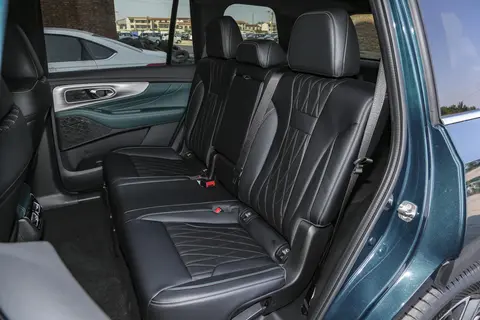 新车｜17.28万元/增四驱系统/方向盘加热，传祺GS8五座四驱版上市_懂车帝