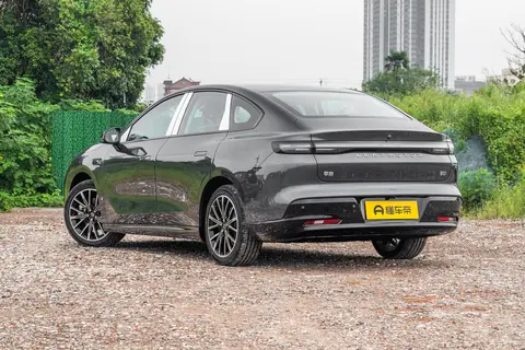 够劲！零跑B01 650悦享版：650km续航+智能座舱，这波诚意如何？_懂车帝