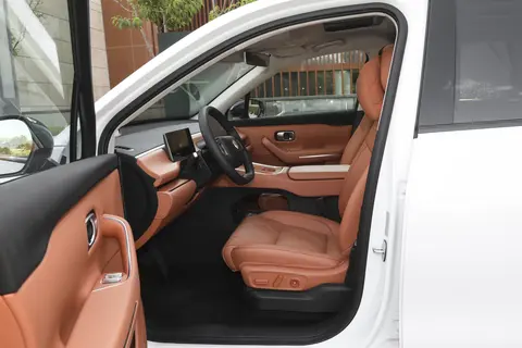 深度试驾：零跑C16与深蓝G318，谁是16万级五座SUV更优解？_懂车帝