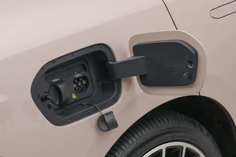 零跑 B01 实测：10 万级轿车，激光雷达和 550km 续航能兼得吗？_懂车帝