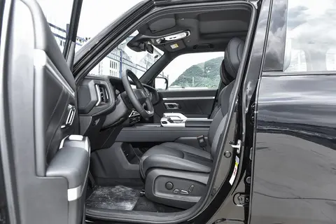 16 万级五座 SUV 终极对决：零跑 C16 与深蓝 G318 谁更懂家庭用户？_懂车帝