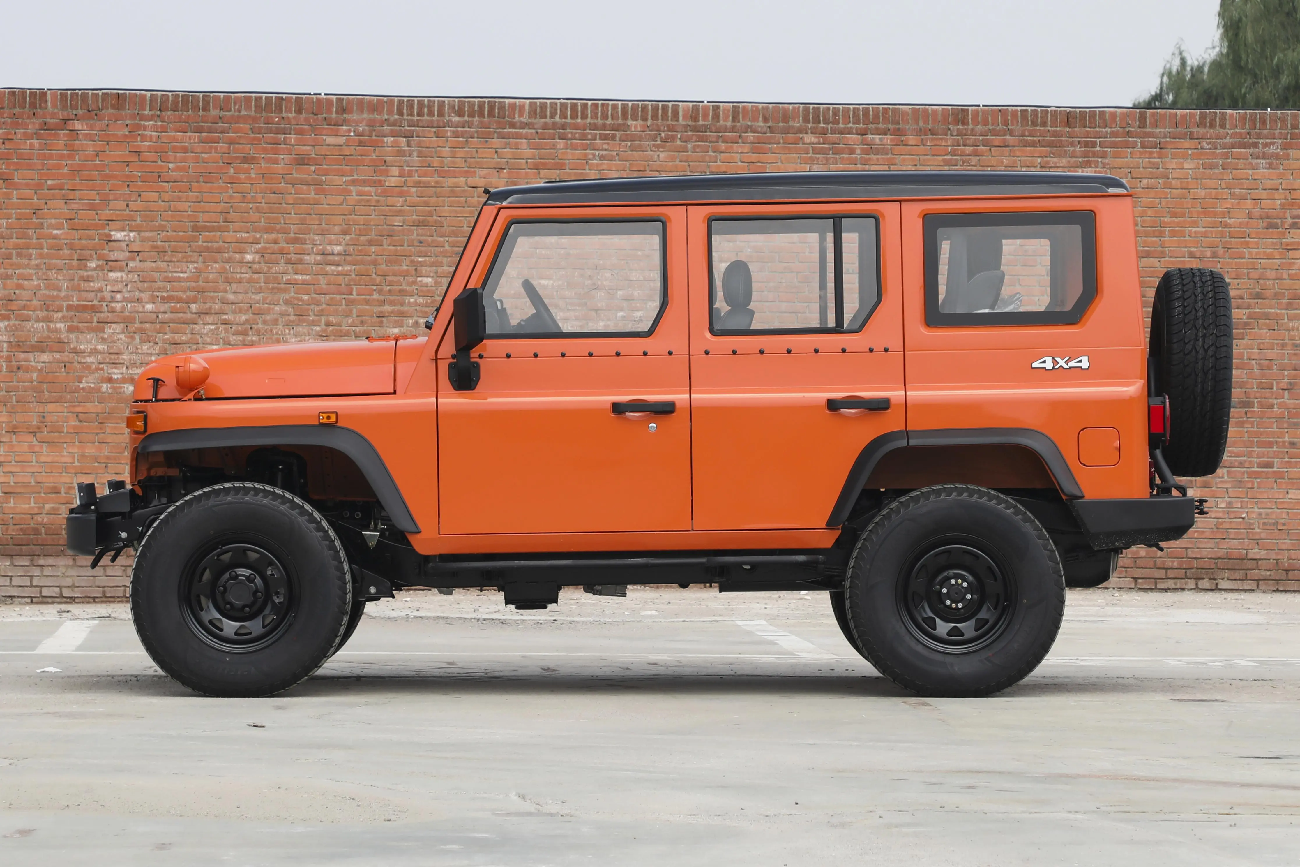 新车 | 售13.99万元起，2.0T+8AT动力/硬派SUV，全新212 T01正式上市_懂车帝