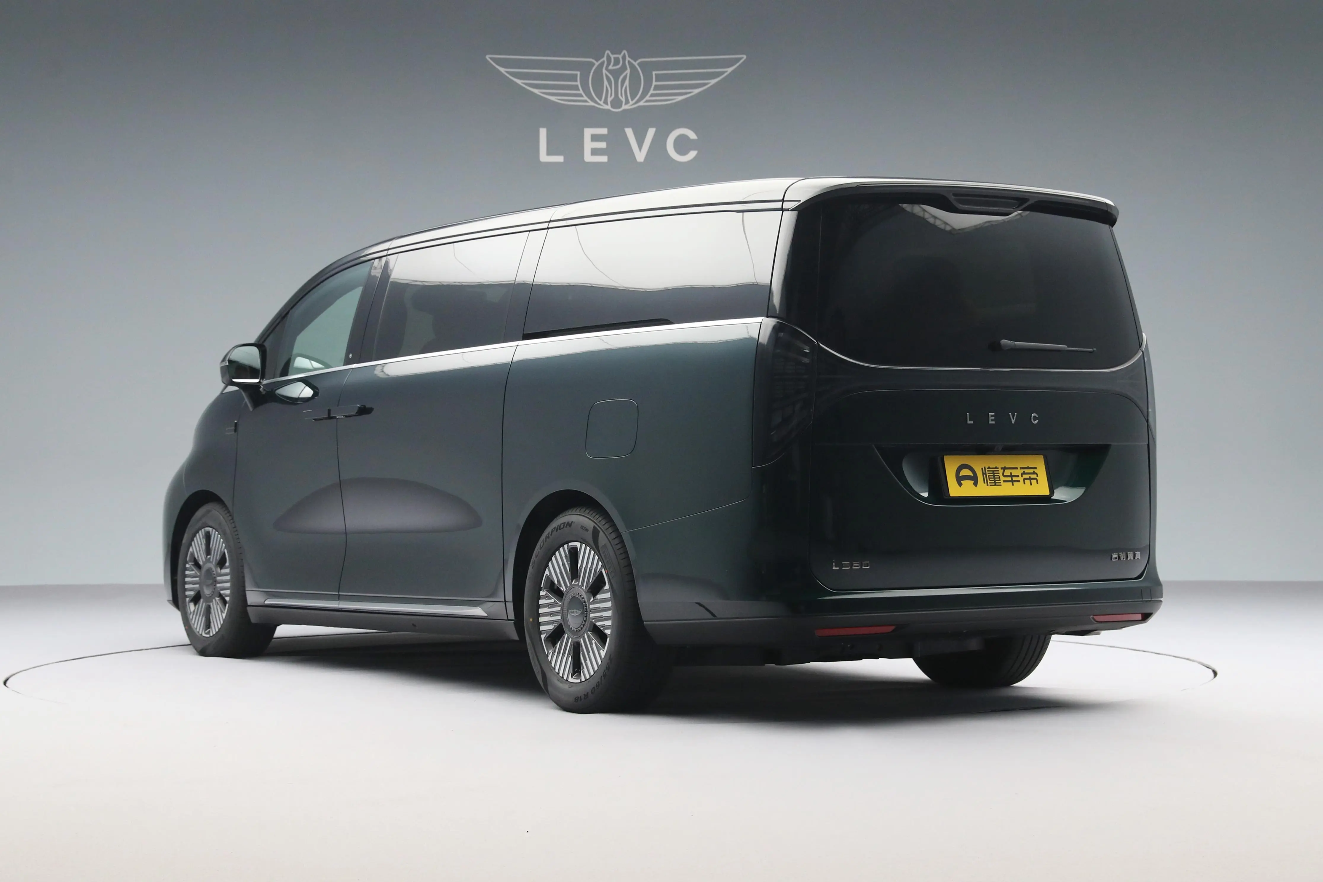 售价或为60万元，LEVC L380将于6月25日上市，第三排配航空座椅_懂车帝