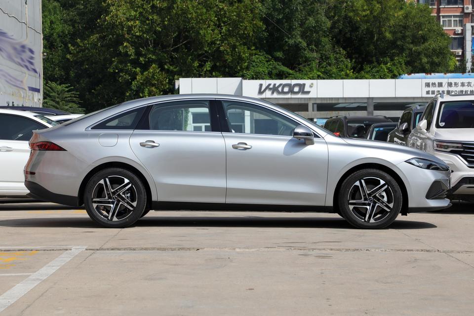 【荣威D7 DMH】荣威_荣威D7 DMH报价_荣威D7 DMH图片_懂车帝