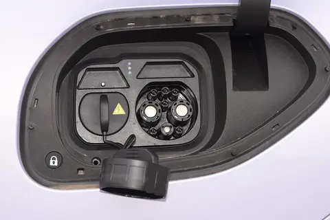 阿维塔06正式上市！限时19.99万起，能撼动Model 3地位吗？_懂车帝